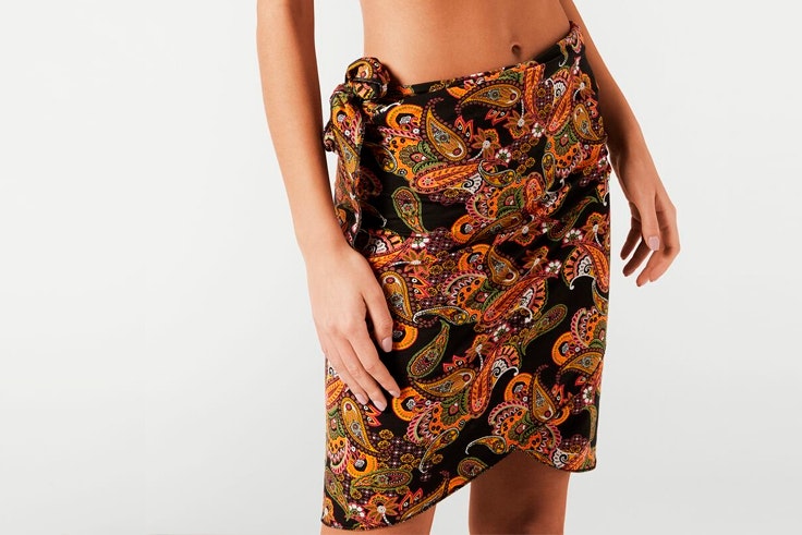 El pareo, imprescindible en los looks playeros del momento | MaxCenter
