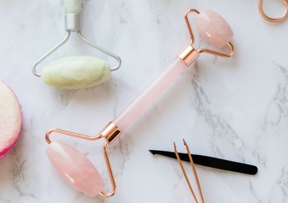 ¿Cómo utilizar el rodillo facial de jade? | MaxCenter